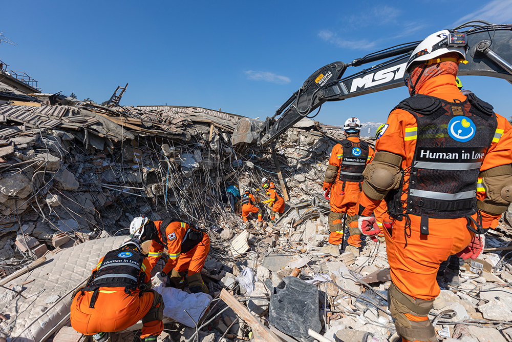 HUMAN IN LOVE Emergency Rescue Team- Life rescue in Turkiye | Human in Love